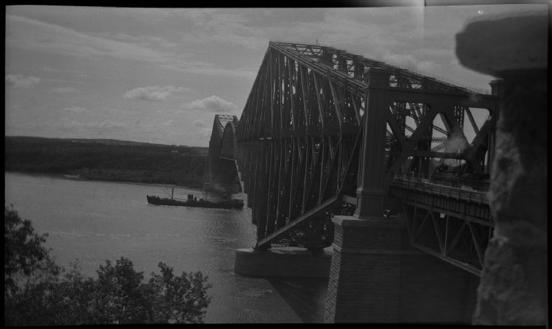 Pont de Québec | BAnQ numérique