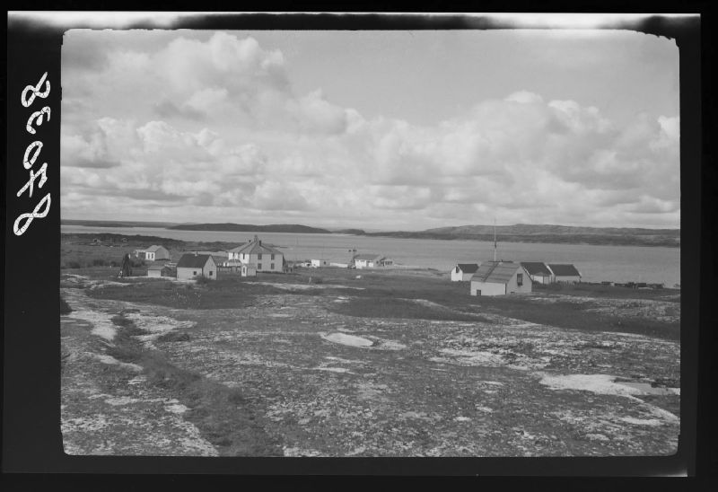 Looking south over Fort Chimo, New Quebec | BAnQ numérique