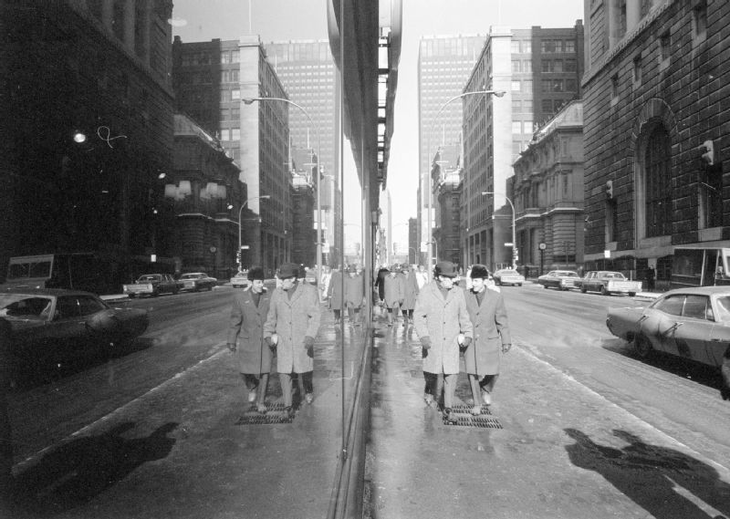 Photos de la circulation dans les rues de Montréal | BAnQ numérique
